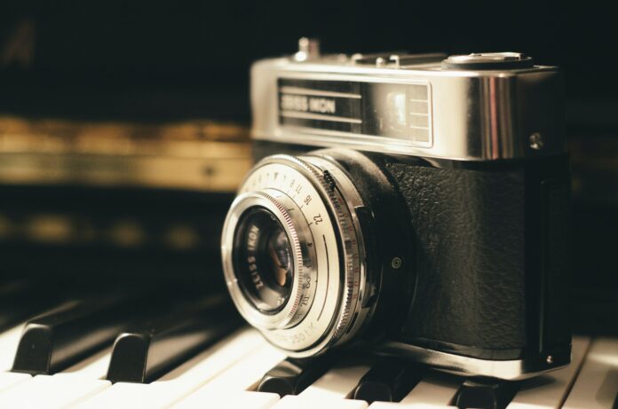 DIY Vintage Film: 8mm Vintage Camera App | TechLatest